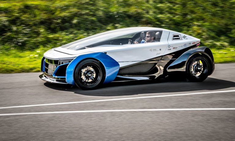 Urban Vehicle Klasse der Zukunft, L7 - Designers Digest